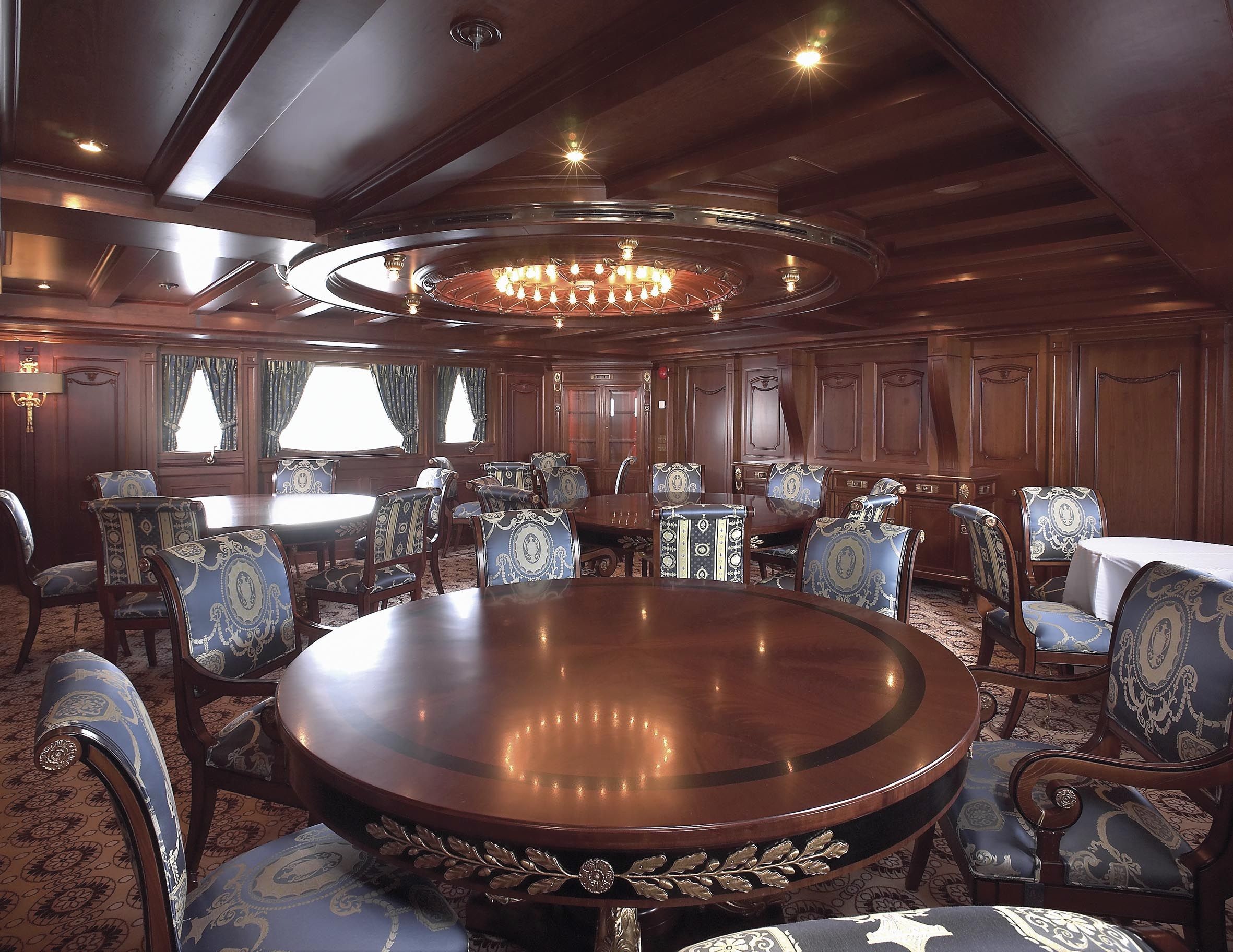 Yacht SS Delphine, Classic Yacht | CHARTERWORLD Luxury Superyacht Charters